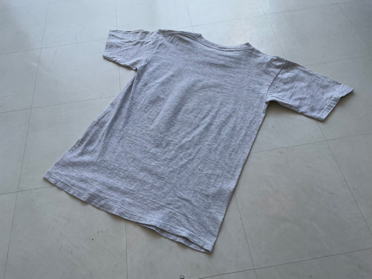 90s Vintage Snoopy “YALE LAW SCHOOL”T-shirt L – NO BURCANCY